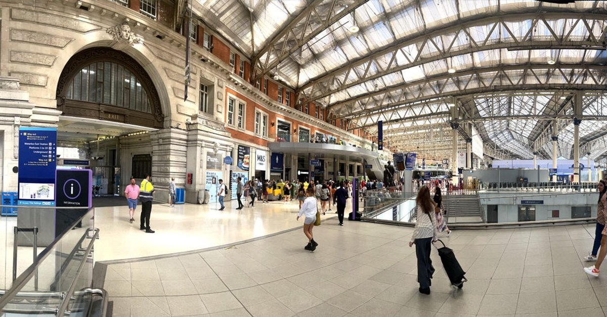 Pixl8 moves to new office